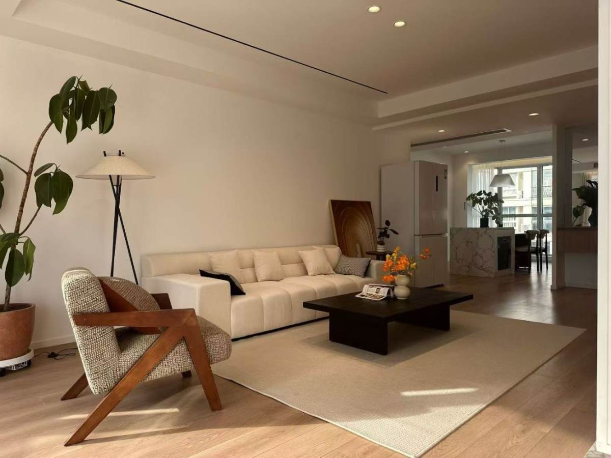 Gubei, Golden City Road, Large 3-bedroom apartment, Metro Yaohong Road ...