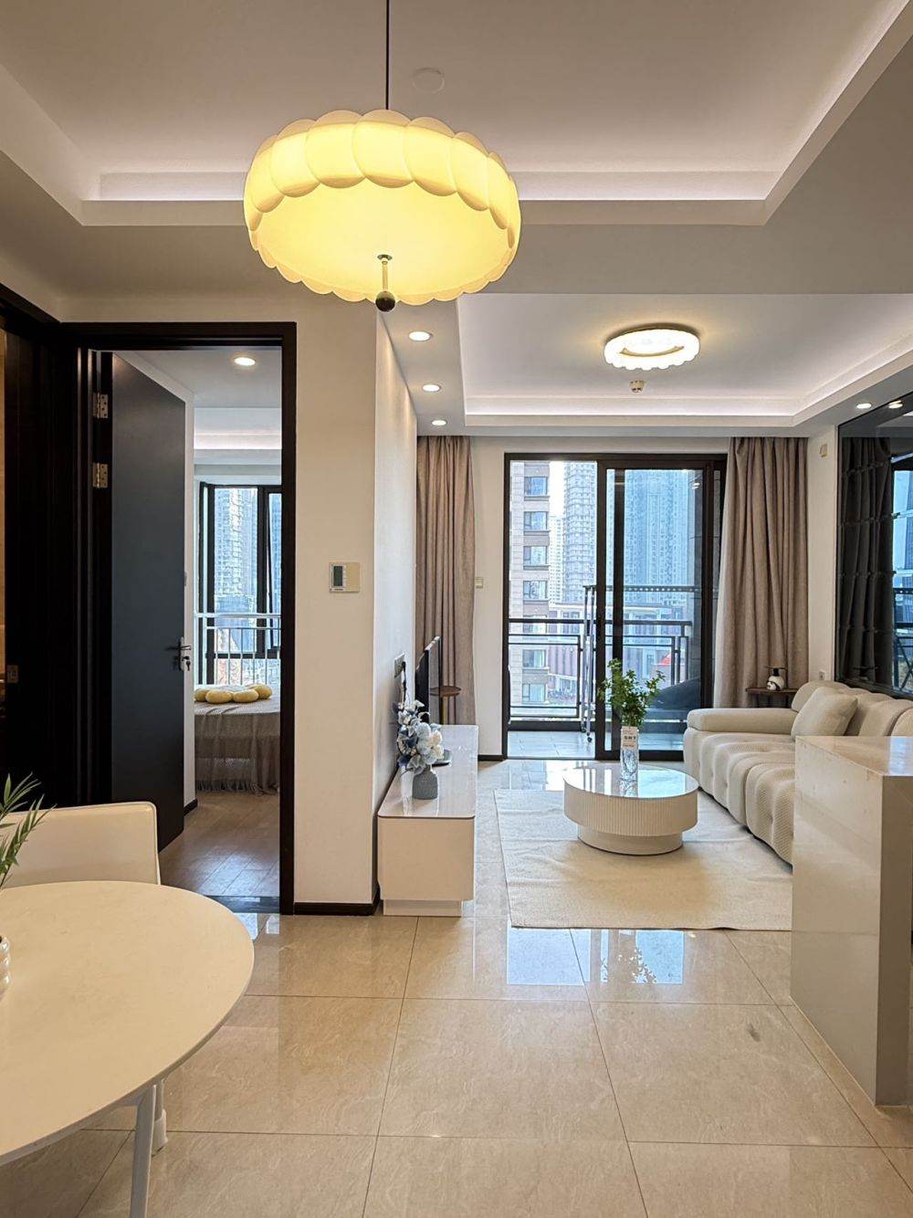 1 br 78 sqm modern Apt &balcony &open kitchen/West Bund Xuhui ...