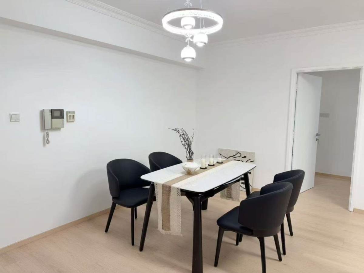 Xujiahui nice 2brbt good compound with 15k - Apartments | SmartShanghai