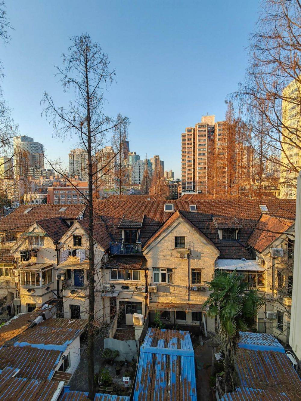 Good price 2 br near ZhongShan Park .walking distance L 3/4 West Yan'an ...